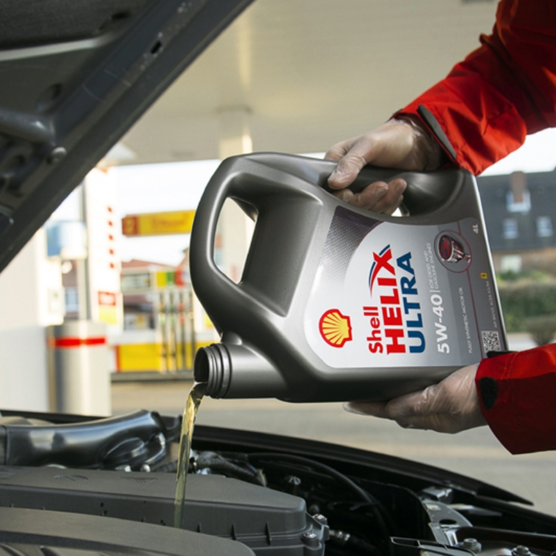 Shell Helix Ultra (5W-40) Engine full synthetic engine oil 4L